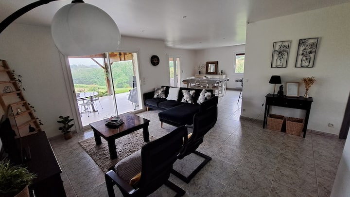 Belle Maison De Plain-pied Au Calme - Urrugne
