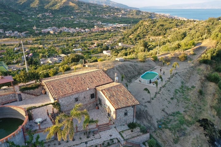 T. Bellassai Villa Di Lusso, Vino E Vistamare - Nizza di Sicilia