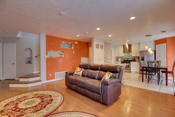 Extended Stay W/ Hot Tub! 5 Mi To Old Town Abq - Albuquerque, NM