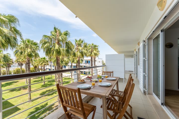 Marina Breeze: By The Marina, City Center & Beach - Lagos