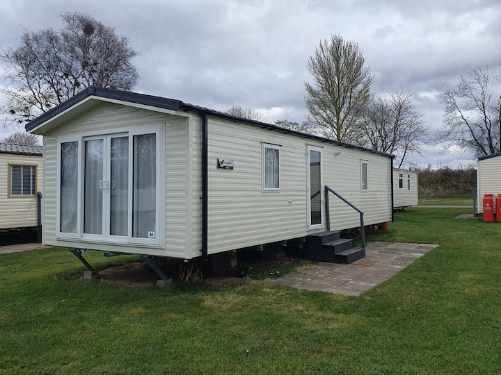 B9 2 Bedroom Caravan In Our Quiet Country Park - Findhorn