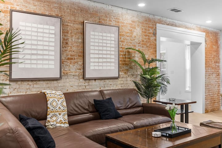 Fed Hill Gem | Sleeps 14 | 3 Car Spots | 5k Sqft+ - Baltimore, MD