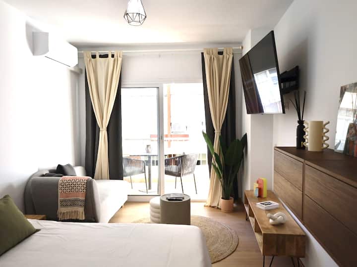 Beachside Stylish Studio In Marbella - Marbella