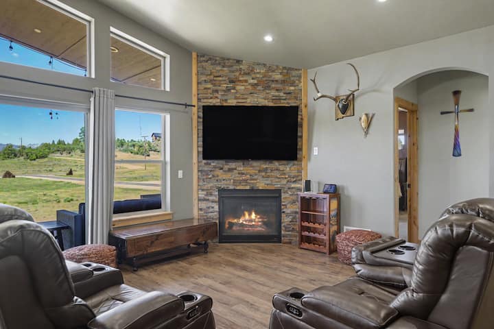 Pagosa Peak Views! 3 Acres-spacious Modern Home - Pagosa Springs, CO