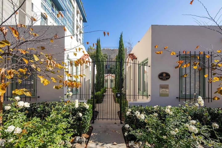 Charming 1920s Bungalow | Walk Everywhere - Linda Vista - San Diego