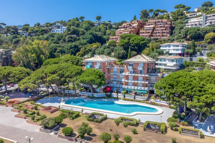 Vista Mare Con Piscina E Box | Spiaggia 1 Minuto - Arenzano