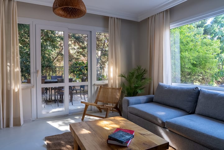 Peaceful Villa W/ Shared Pool & Garden In Buyukada - Adalar