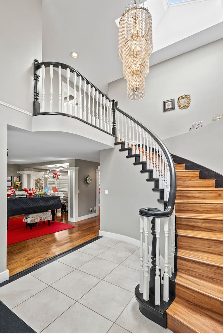 Cozy 4br House  9 Mins Skytrain & Near Yvr - Vancouver