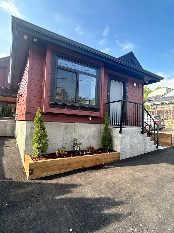 Private Brand New Laneway Home With Ac! - Burnaby
