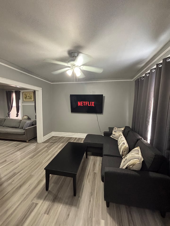 Comfy 2 Bedroom Apartment Near Airport - Newark, NJ