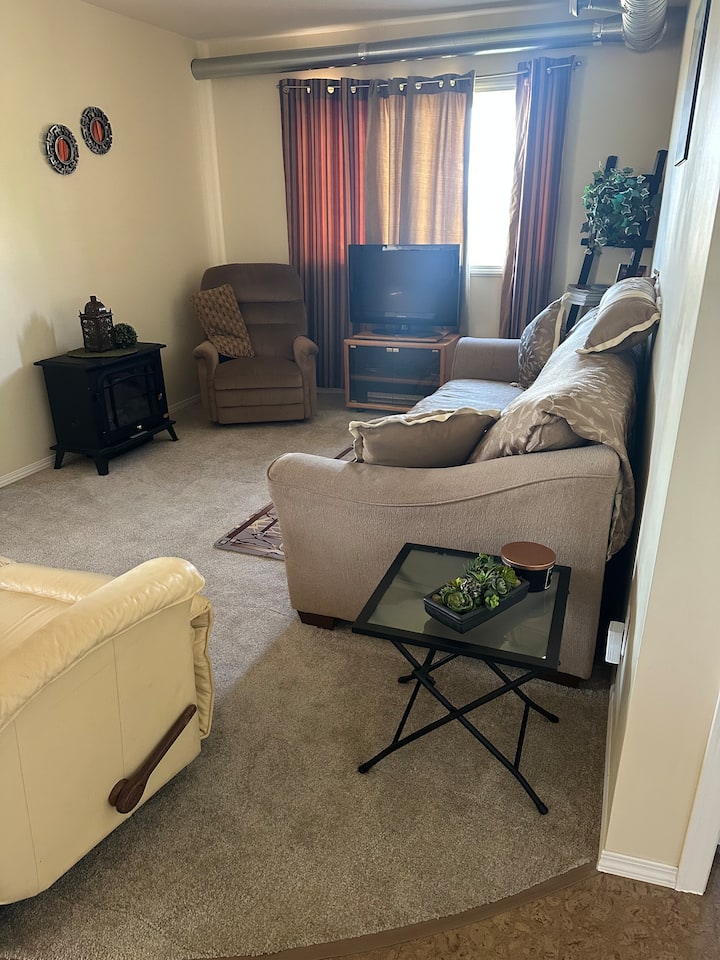 Wyndgate Suites #3 - Pincher Creek