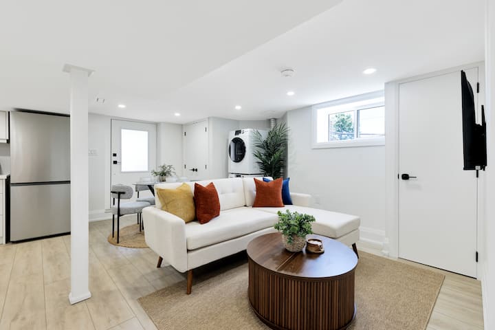 Newly Renovated Basement Suite | Pape Village - Toronto
