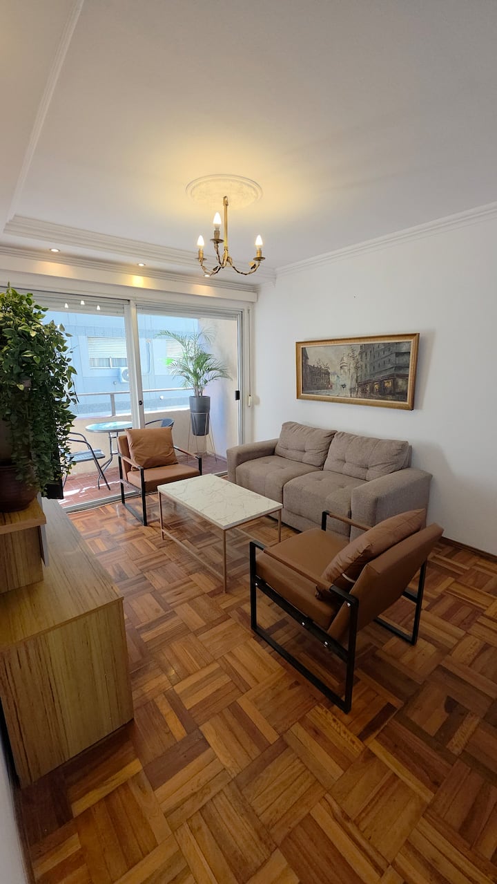 Gran Apto. En Pocitos, 3 Dorm. 2 Baños Y Patio. - Montevideo