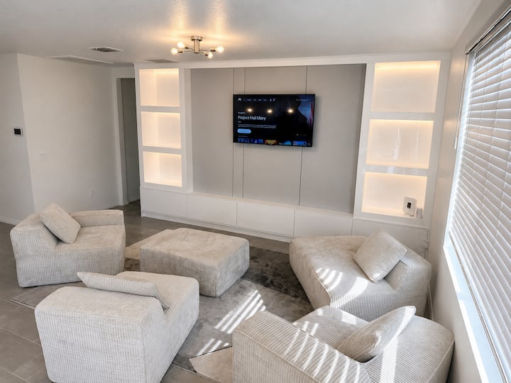 Modern Family Retreat Near Disney Parks - Davenport, FL