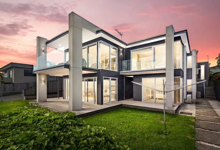 Bucklands Bayview Retreat - Waiheke Island