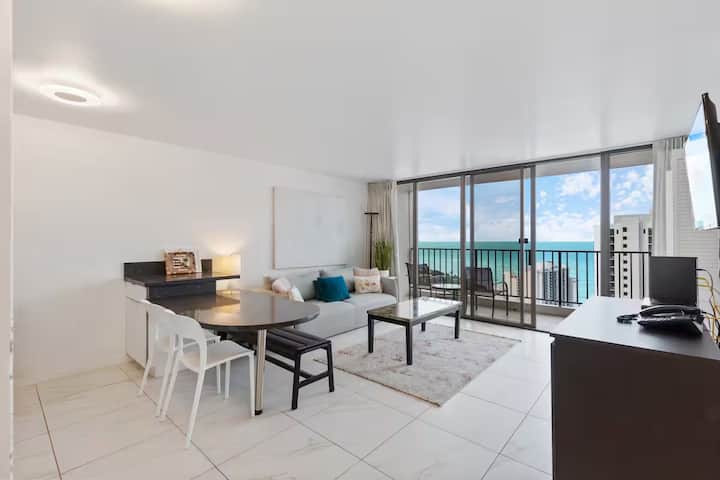 Brand New Listing! Waikiki Oceanview -Free Parking - Honolulu, HI