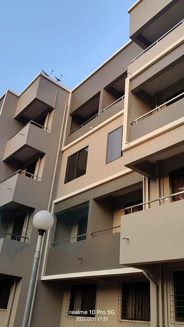 Modern Fully Furnished Flat In Prime Location - Vengurla