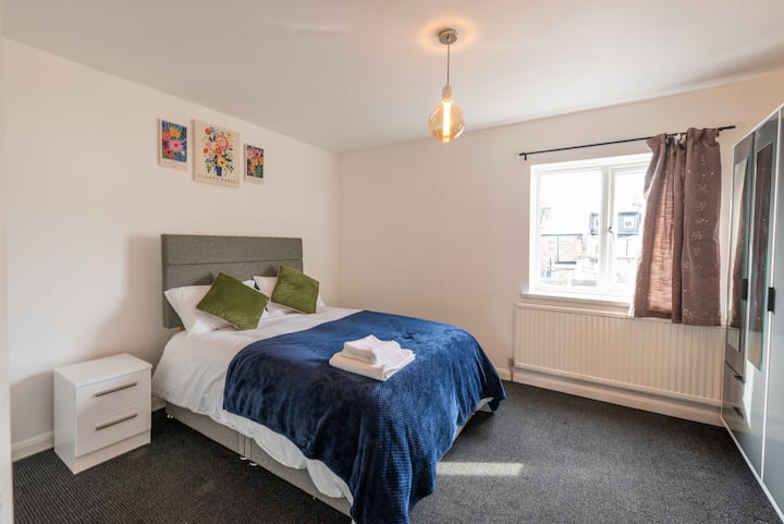 Spacious 1 Bed Flat With Secured Parking - Stratford