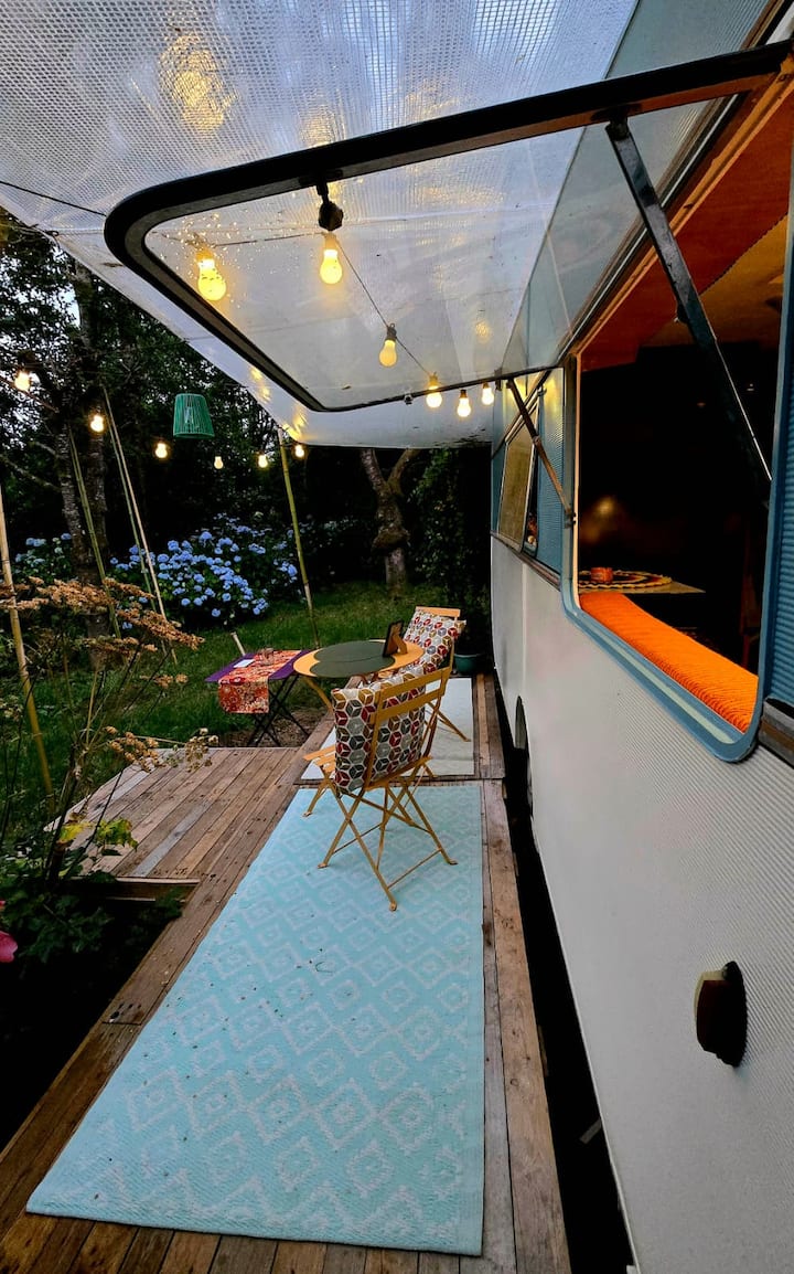 Caravane Rétro & Son éCrin De Verdure - Baud
