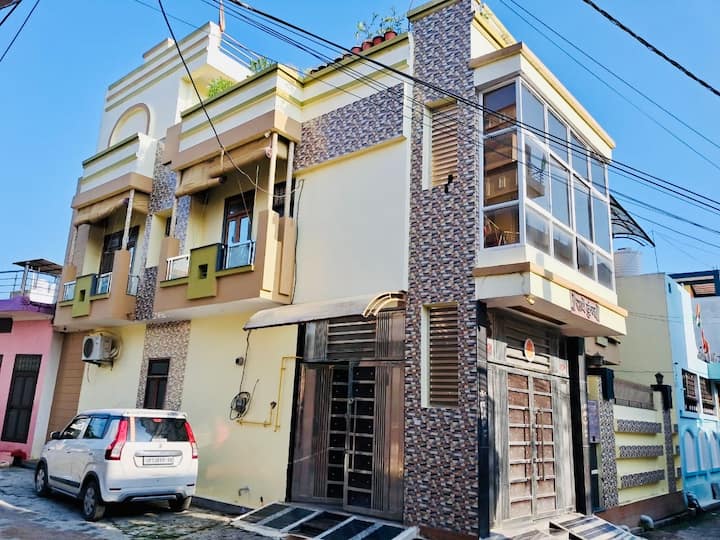 Spacious Family Villa | Secure Parking - Jhansi