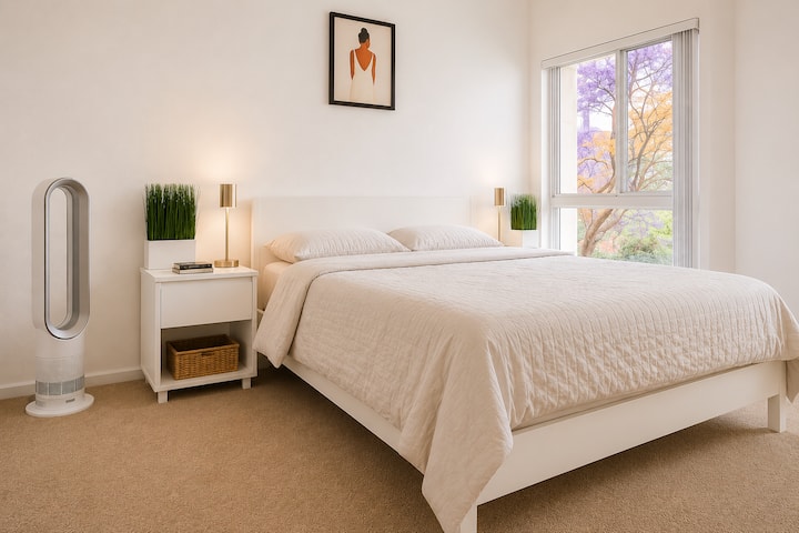 Prime Weho On Melrose | Pool, Gym & Parking - West Hollywood, CA