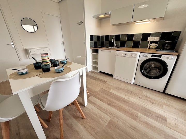 Joli Appartement Rénové Avec Goût, En Bord De Mer. - La Franqui