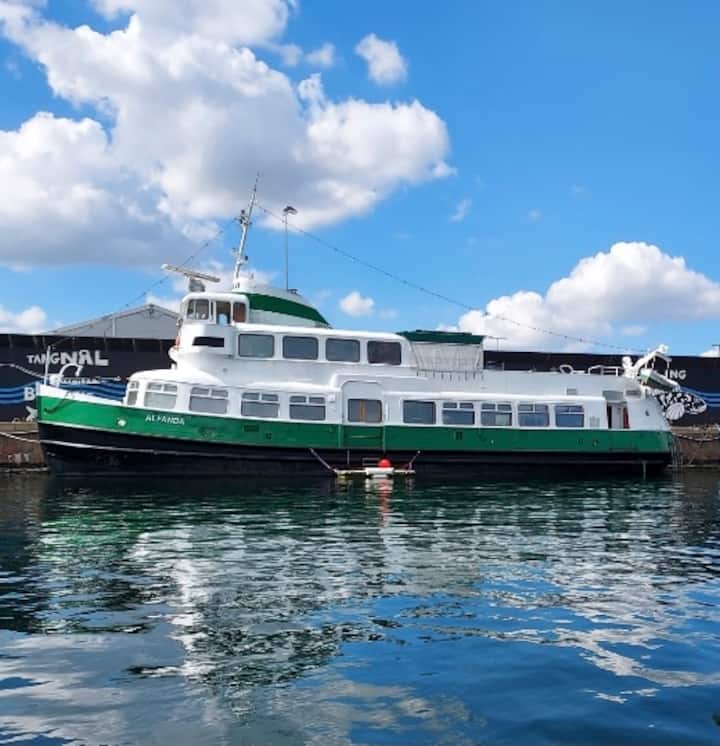 The Houseboat Alfanda - Copenhagen