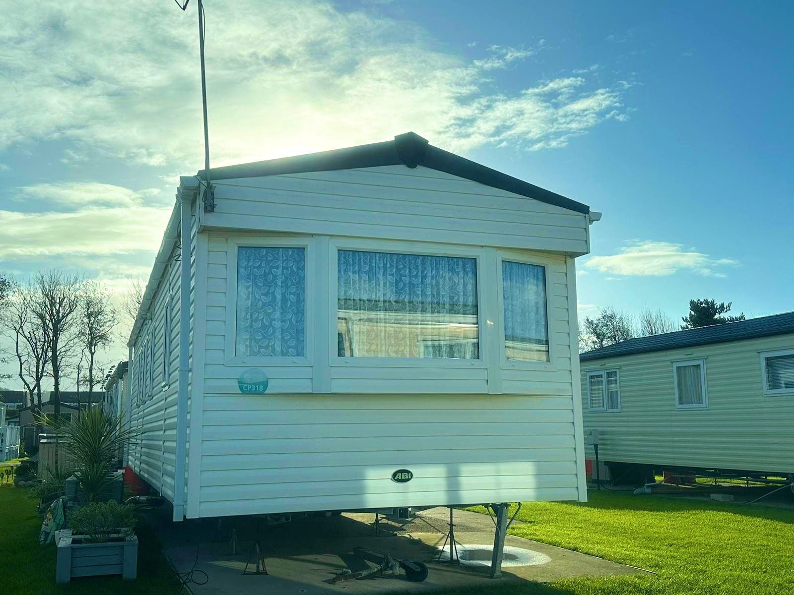 Seaside Caravan Sleeps 7 - Pet Friendly, Garden - Rhyl
