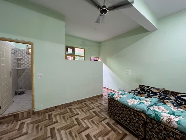 6roomswithmountainviewwithkitcheninall - Mandi