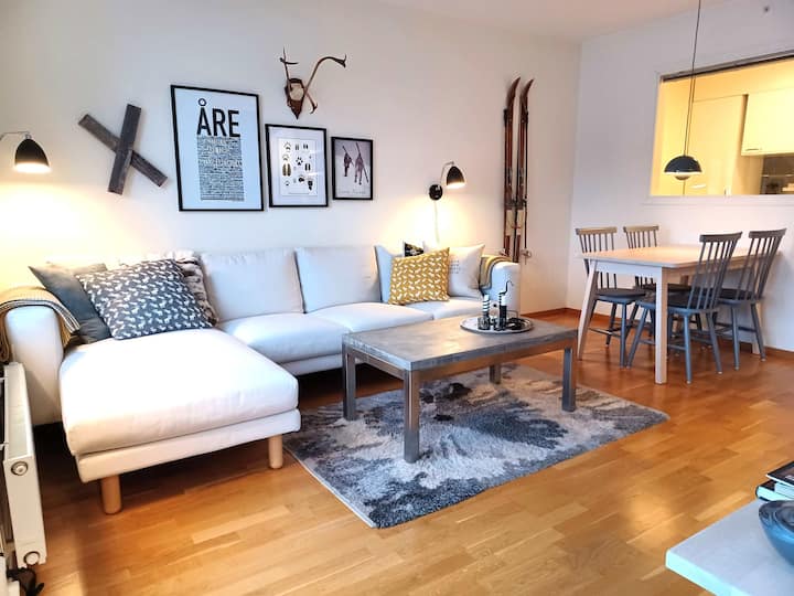 Fresh, Central Stay With Lakeview Balcony - Åre