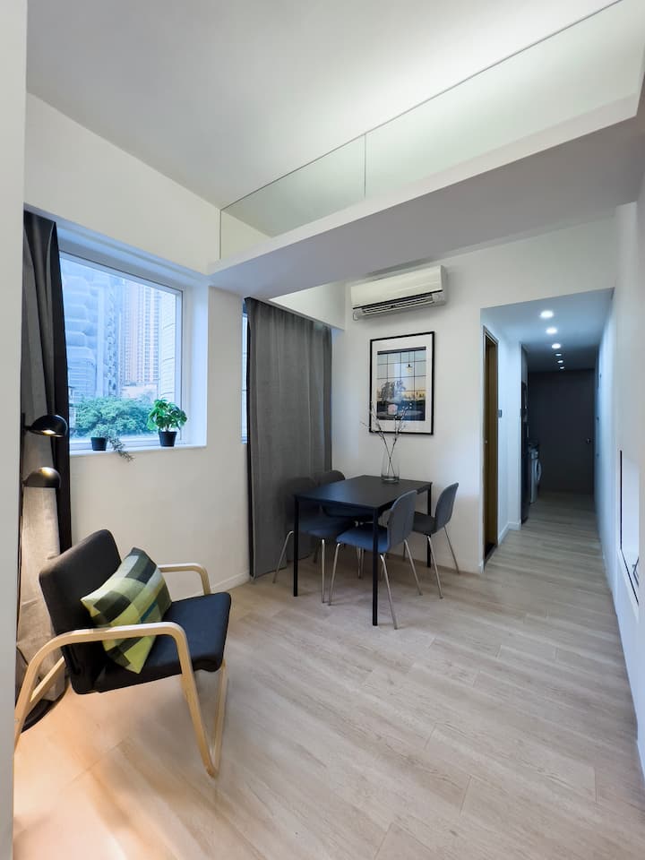 Modern 3br In Causeway Bay | Near Mtr - Wan Chai