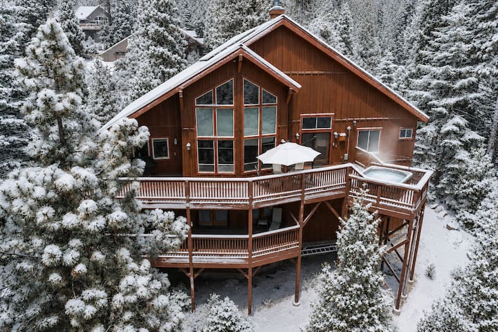 Shaver Dreamin - Mountain Views, Hot Tub Nights - Shaver Lake, CA