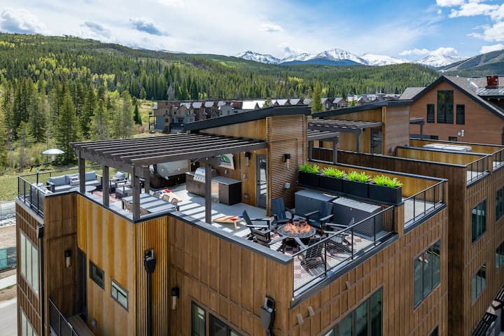 Downtown Wp Penthouse 141 - Private Rooftop Plaza - Winter Park, CO