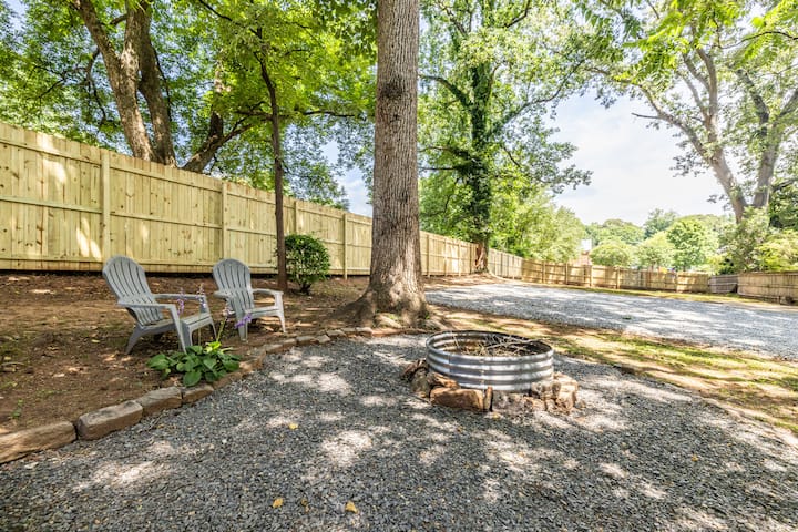 2 Blocks To Grant Park & Zoo | Firepit + Courtyard - Atlanta, GA