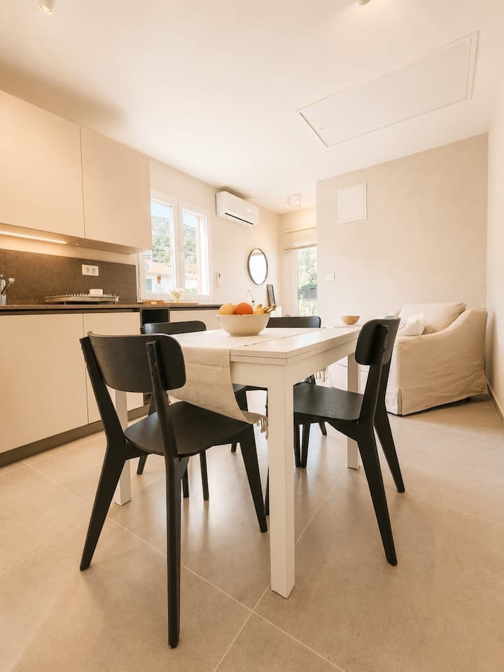 Sunlit Retreat | Modern Apartment In Zavala - Jelsa