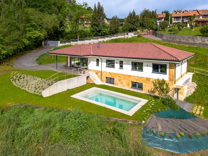 Villa Con Piscina Privada Y Vistas A La Naturaleza - Comillas