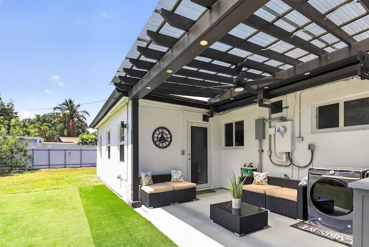 South Florida Stay Near Beaches & Attractions - Pembroke Pines