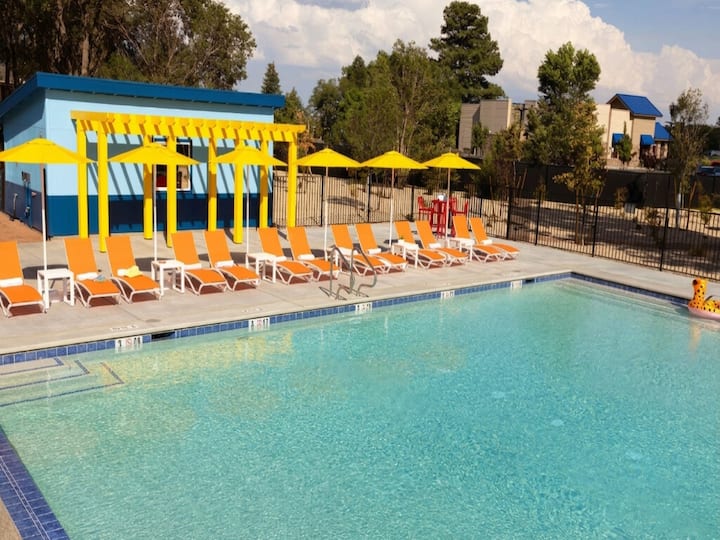 Convenient Room Near Flagstaff Station - 2.8 Miles - Flagstaff, AZ