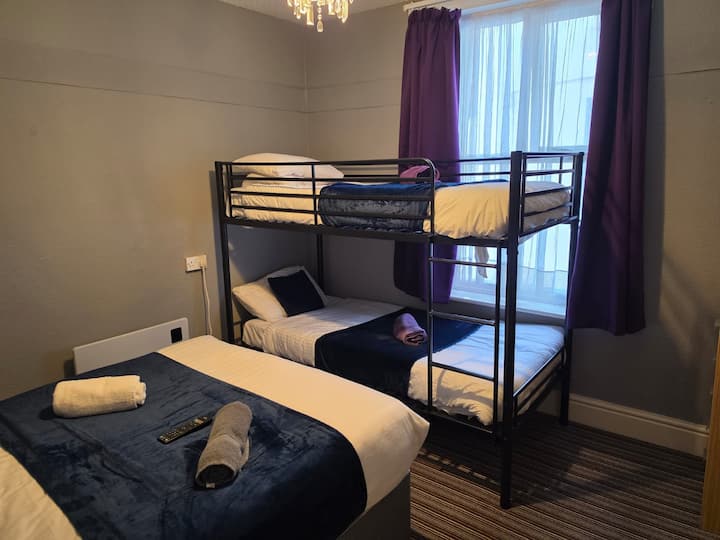 Alondra Hotel By Bet Stays - Whole Hotel-28 Guests - Lytham St Annes
