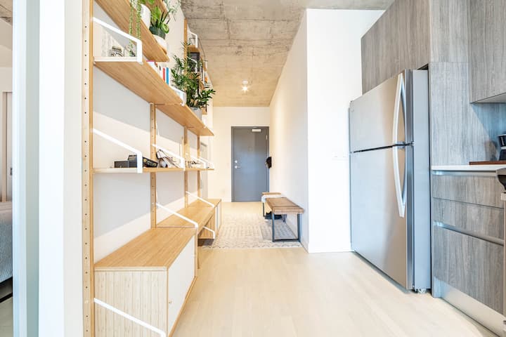 Bright & Spacious 2 Bedroom Urban Retreat - Markham, Canada