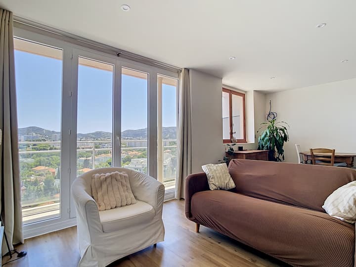 Chambre Privée • Vue Panoramique Sur Marseille - Marseille