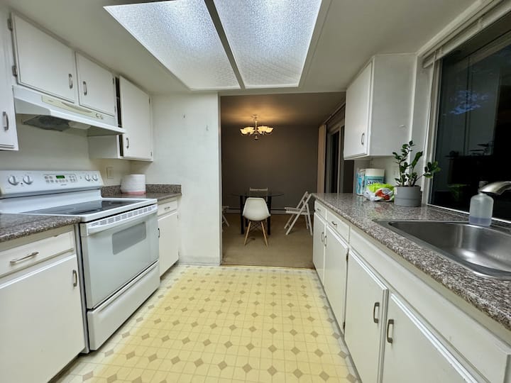 Cozy Room Near Bus, Main St, And Crossroads - Bellevue, WA