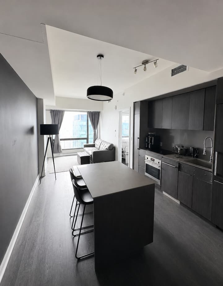 1 Bedroom Apartment In Amazing Building - Montreal