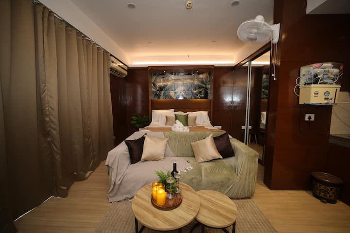 Su Casa | The Pool View Studio - Lucknow