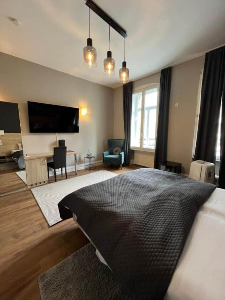Your Own Hotel Room Superior (Balkon) - Heidelberg
