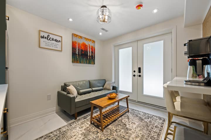 Brand New 1 Bed Walk Out Basement - Markham, Canada