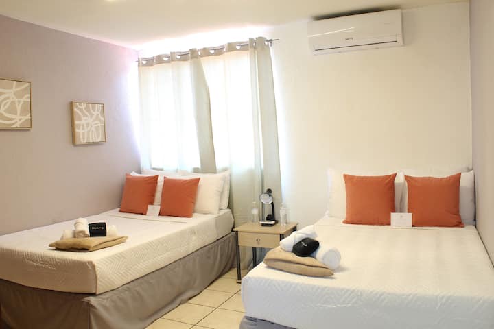 Casa Fontana | 3br Home W/ Terrace & Free Parking - San Salvador