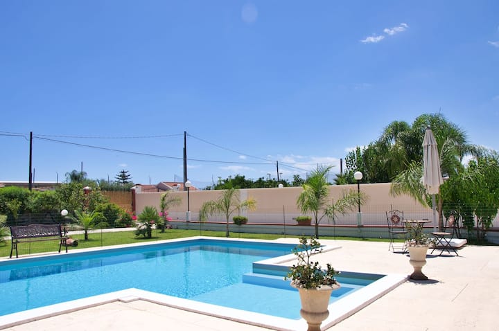 Villa Gloria, Oasi Di Relax Con Piscina E Giardino - Augusta