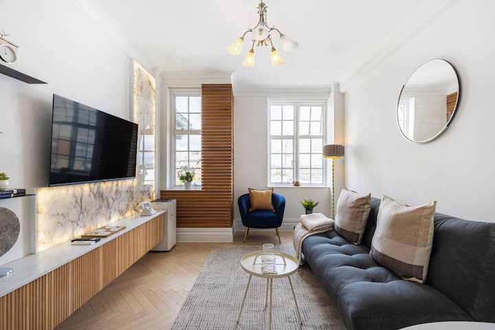 Iconic Abbey Road Views · Sleek 1-bed Apartment - London