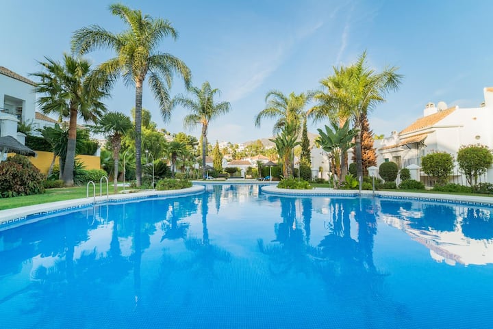 Lovely 2 Bedroom Apartment In Great Area! - Marbella